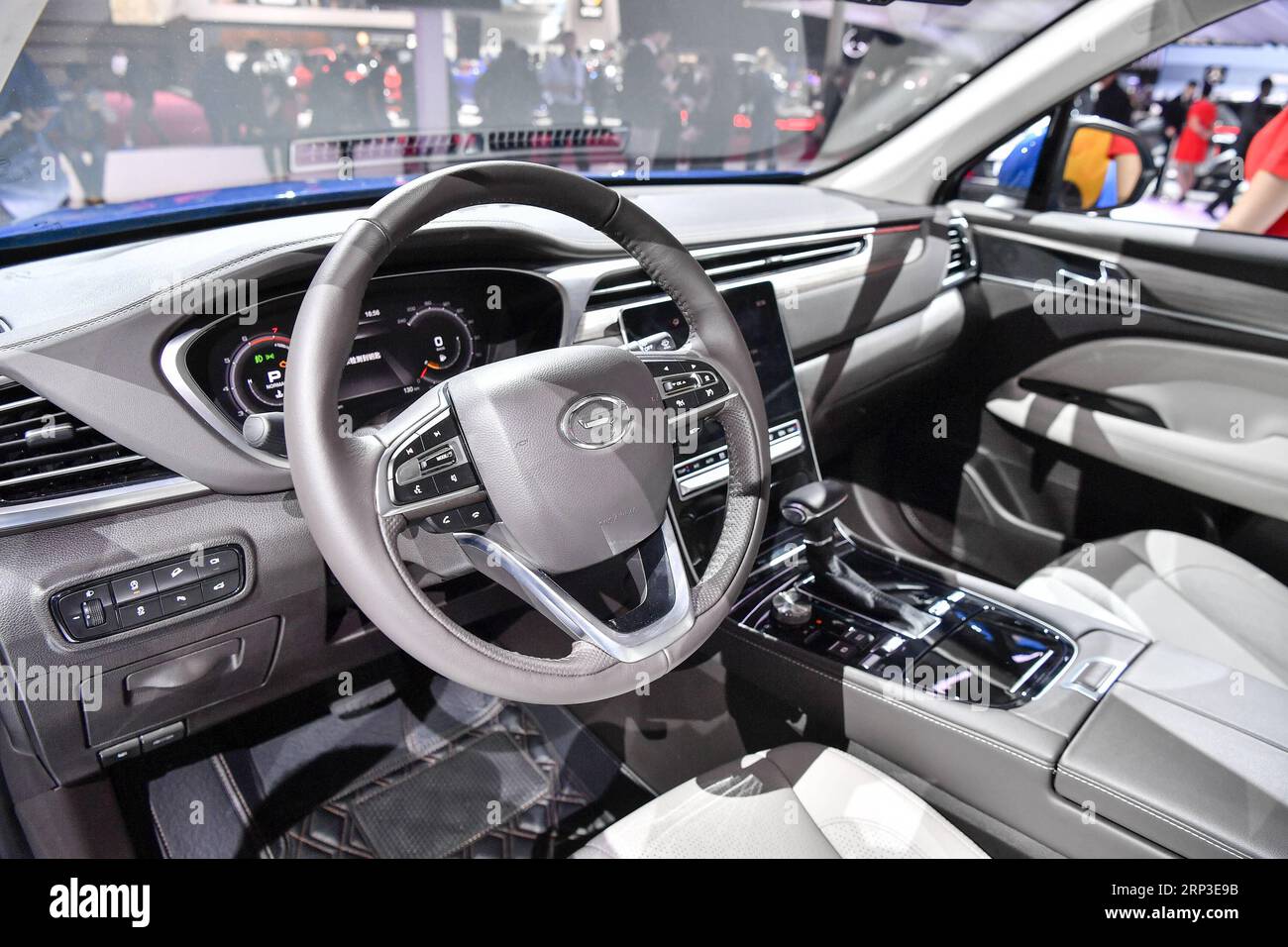 (181002) -- PARIS, Oct. 2, 2018 -- Photo taken on Oct. 2, 2018 shows a Chinese GAC Motor s GS5 ...