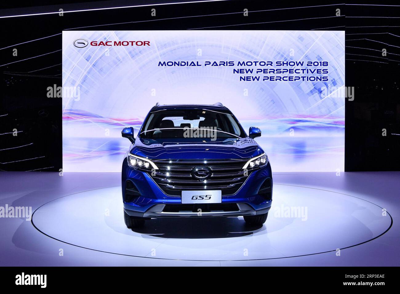 (181002) -- PARIS, Oct. 2, 2018 -- Photo taken on Oct. 2, 2018 shows a Chinese GAC Motor s GS5 ...