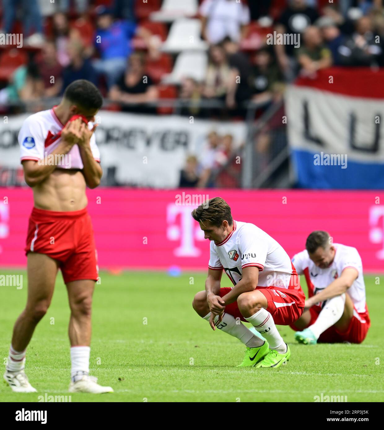 UTRECHT - Players of FC Utrecht disappointed during the Dutch ...