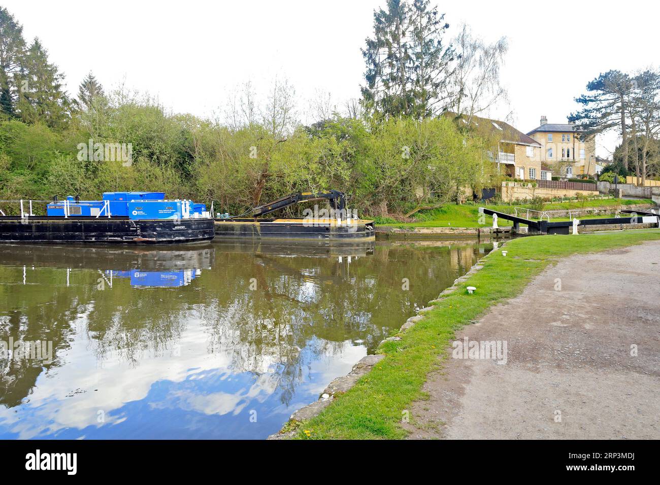 Maintenance barge and lock gates on the Kennet and Avon canal, Bath ...