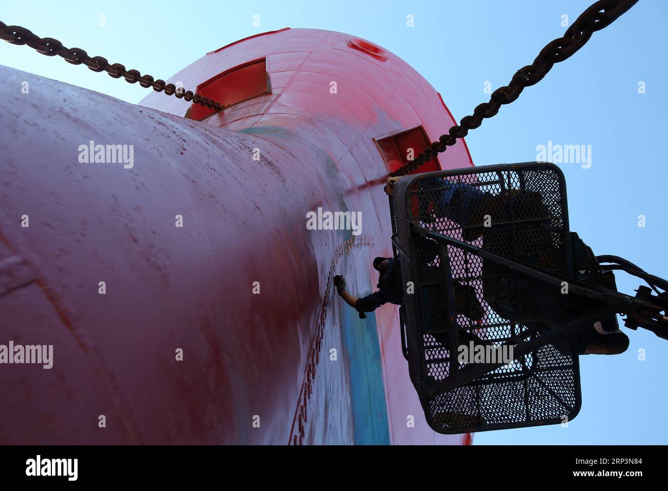 Perama shipyard hi-res stock photography and images - Alamy