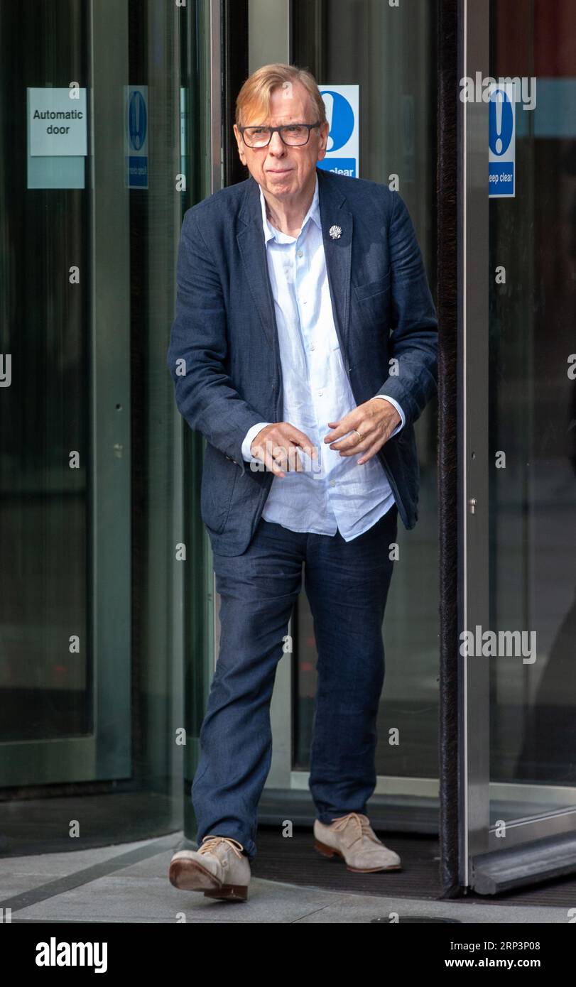 Timothy spall laura kuenssberg hi-res stock photography and images - Alamy