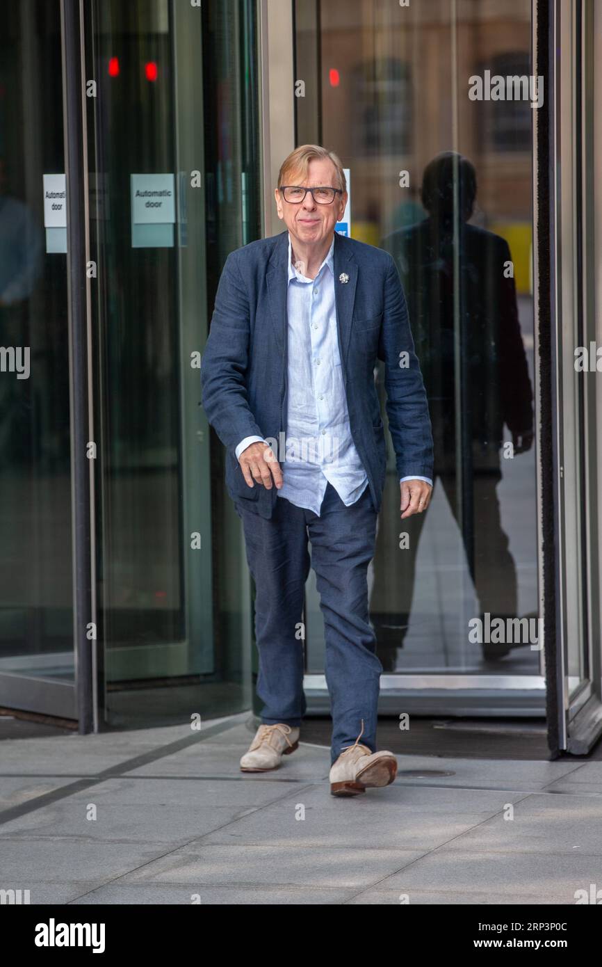 Timothy spall laura kuenssberg hi-res stock photography and images - Alamy