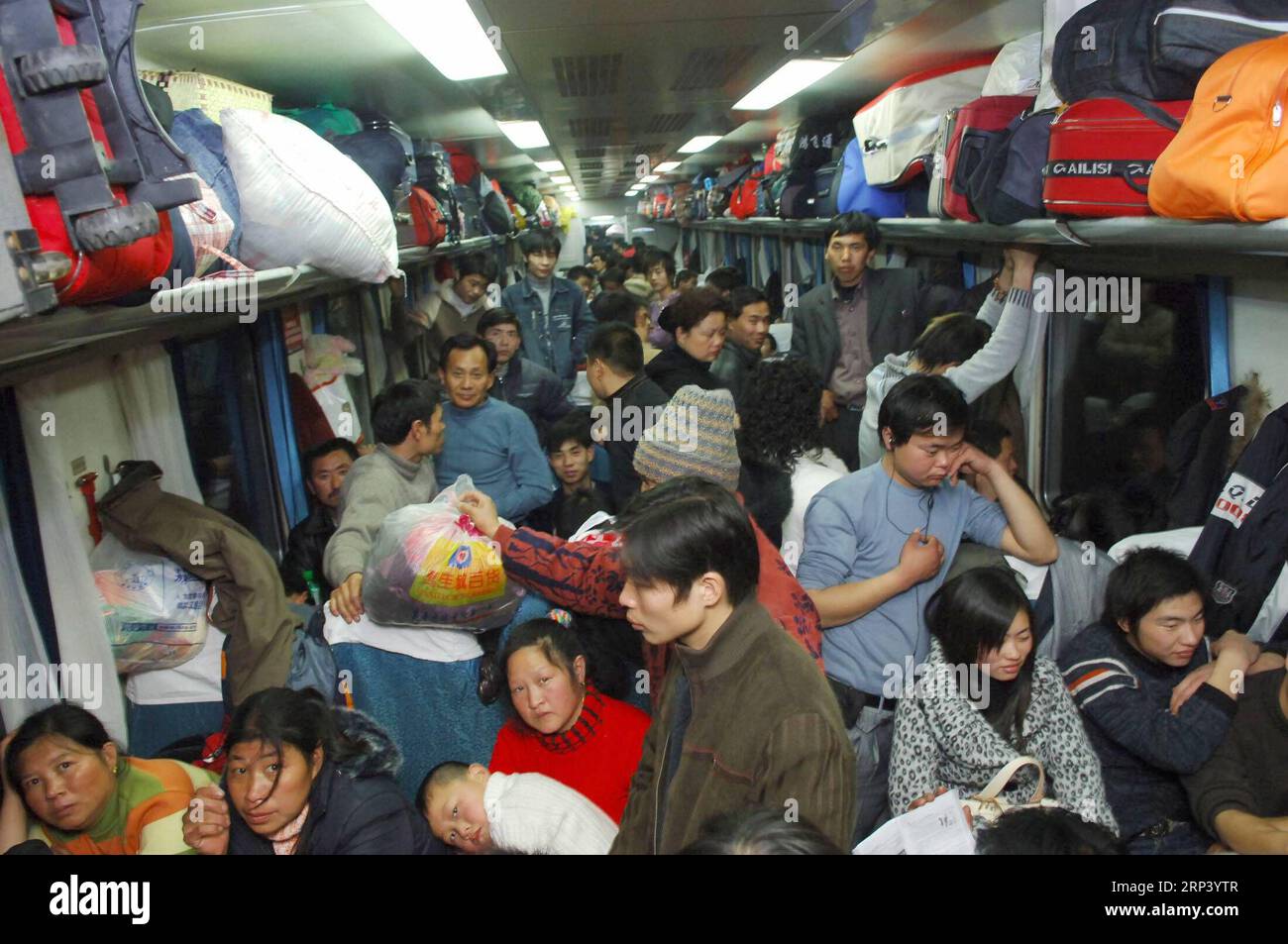 Streets crowded with cars and buses hi-res stock photography and images ...