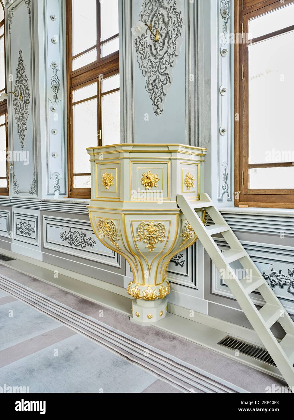 A beautiful example of Turkish and Islamic architecture, and interior ...