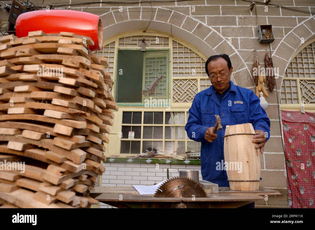 Master drum maker hi-res stock photography and images - Alamy