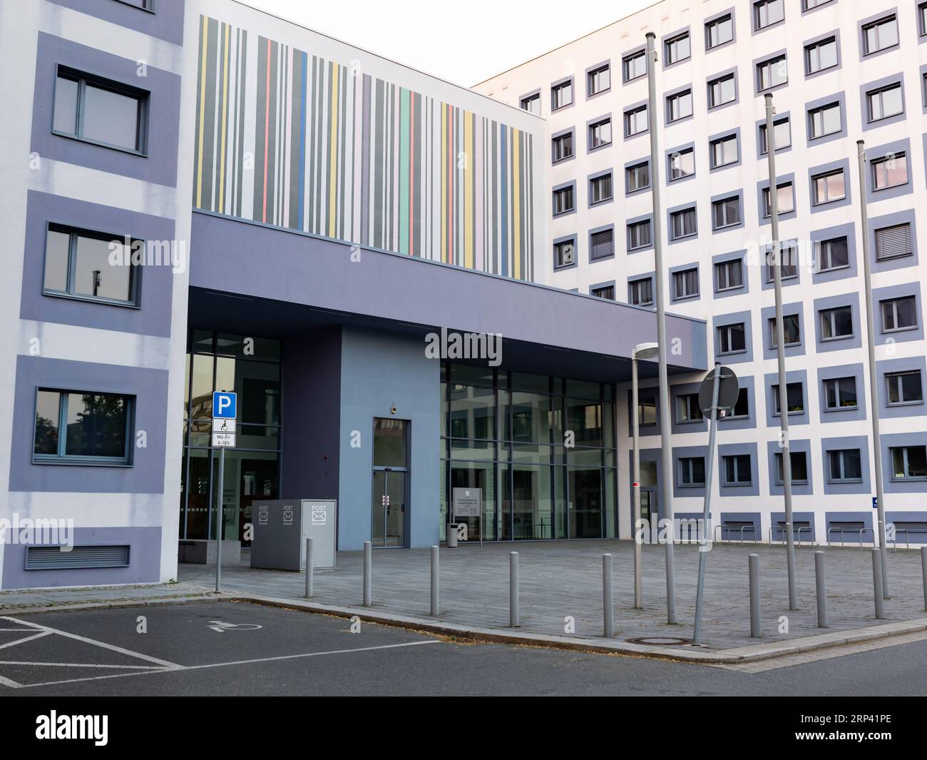 Income tax building hi-res stock photography and images - Alamy