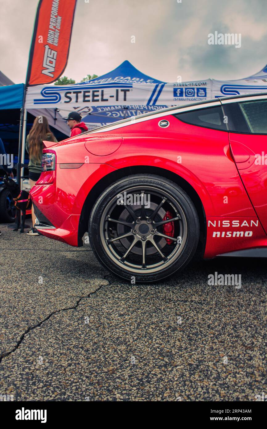 Red Nissan 400z with Bronze wheels Stock Photo - Alamy