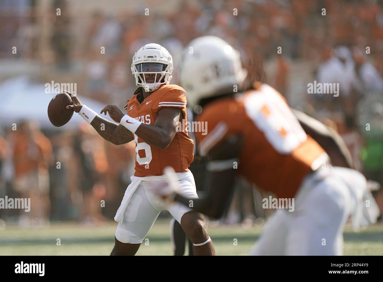 Texas quarterback Maalik Murphy (6) looks to throw against Rice during ...