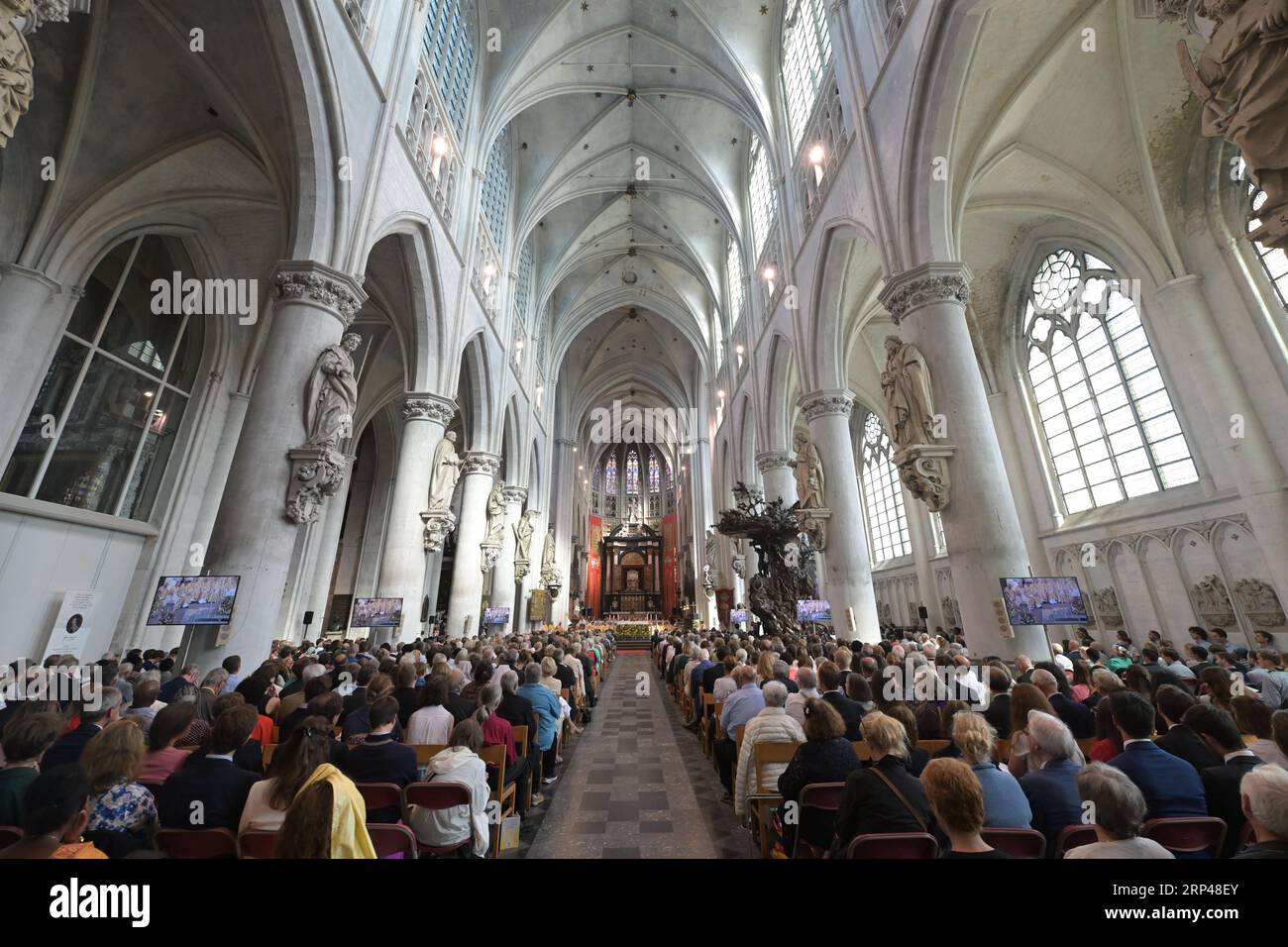 Archidiocesan hi-res stock photography and images - Alamy