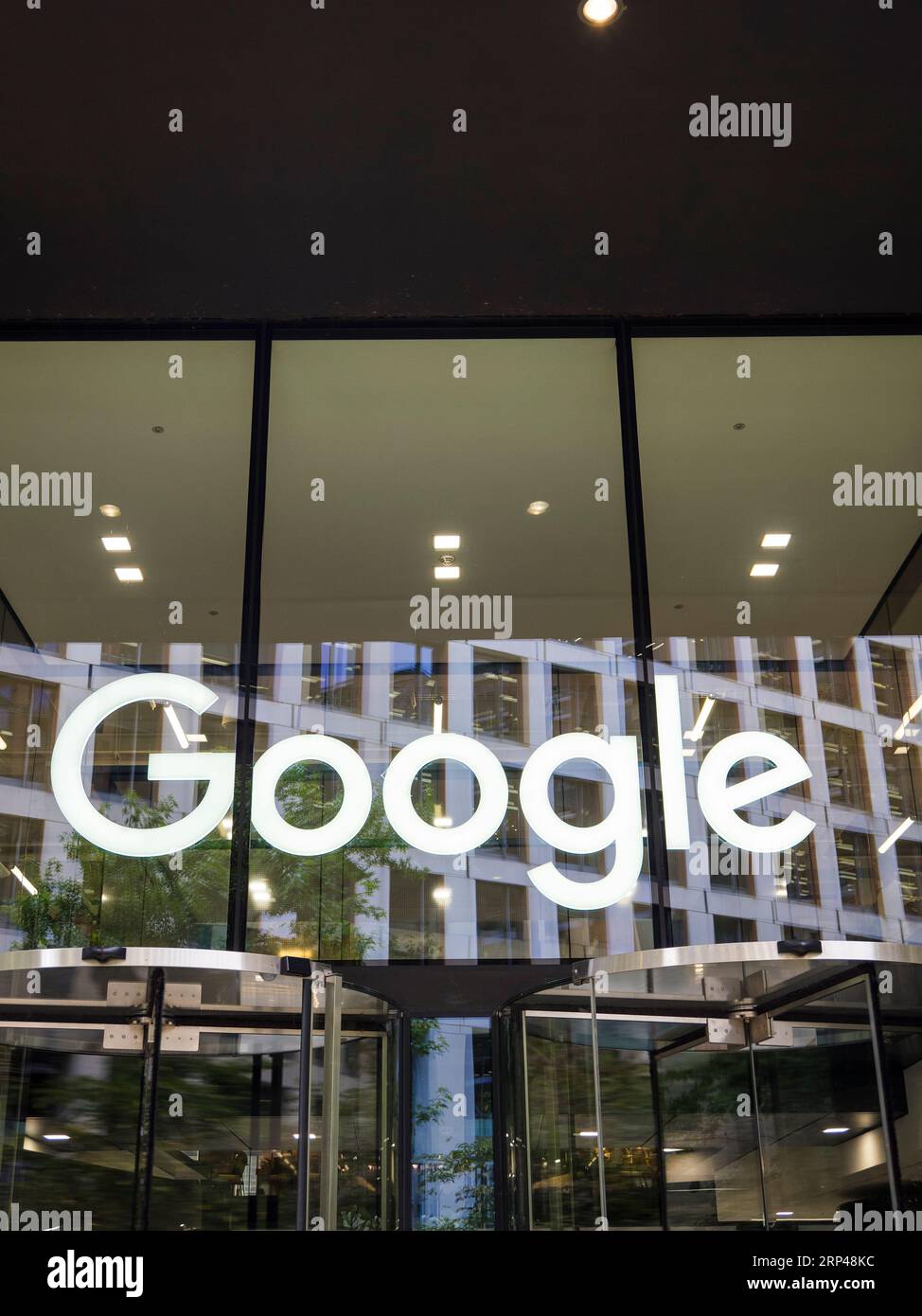 Google head office london hi-res stock photography and images - Alamy