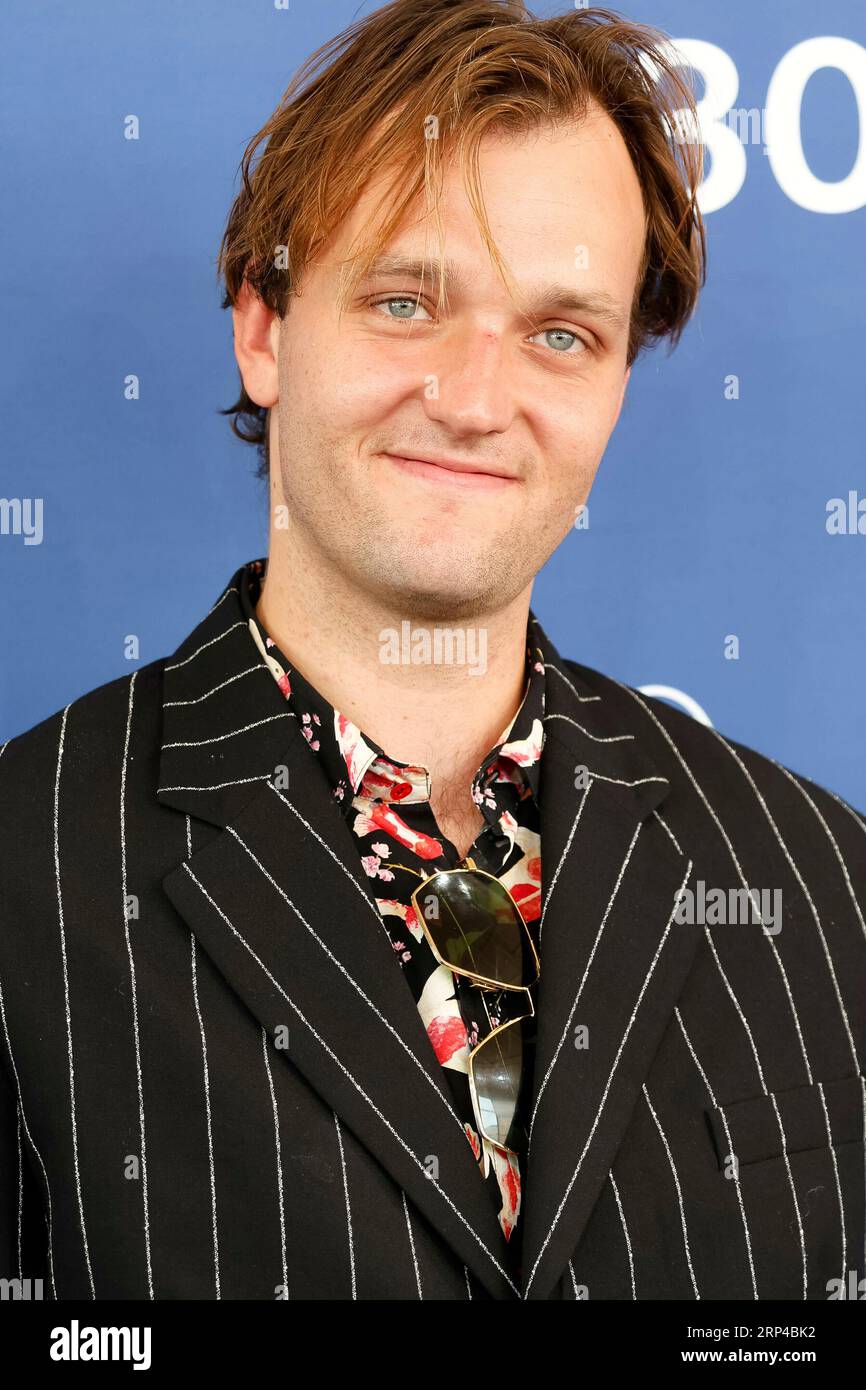 Jan Bulow poses at the photocall of 'Die Theorie Von Allem (The Theory ...