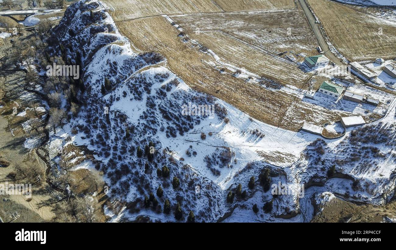 (181104) -- URUMQI, Nov. 4, 2018 -- Aerial photo taken on Nov. 4, 2018 ...