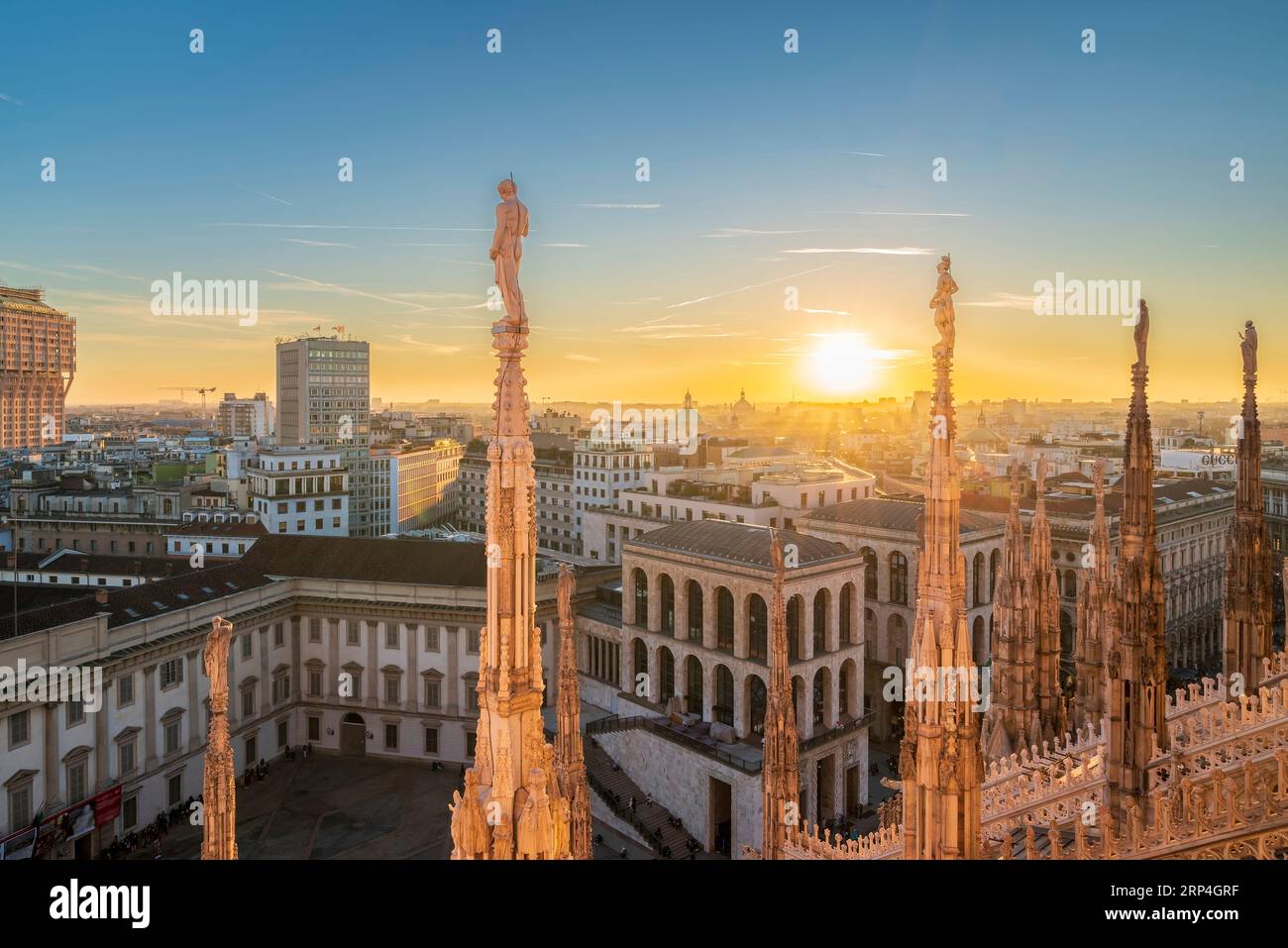 Royal palace of milan hi-res stock photography and images - Alamy