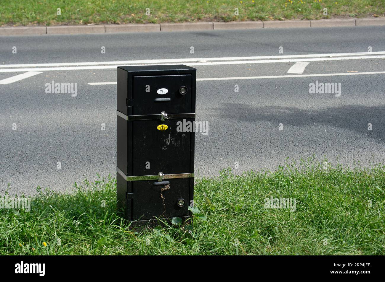Damaged ulez cameras hi-res stock photography and images - Alamy