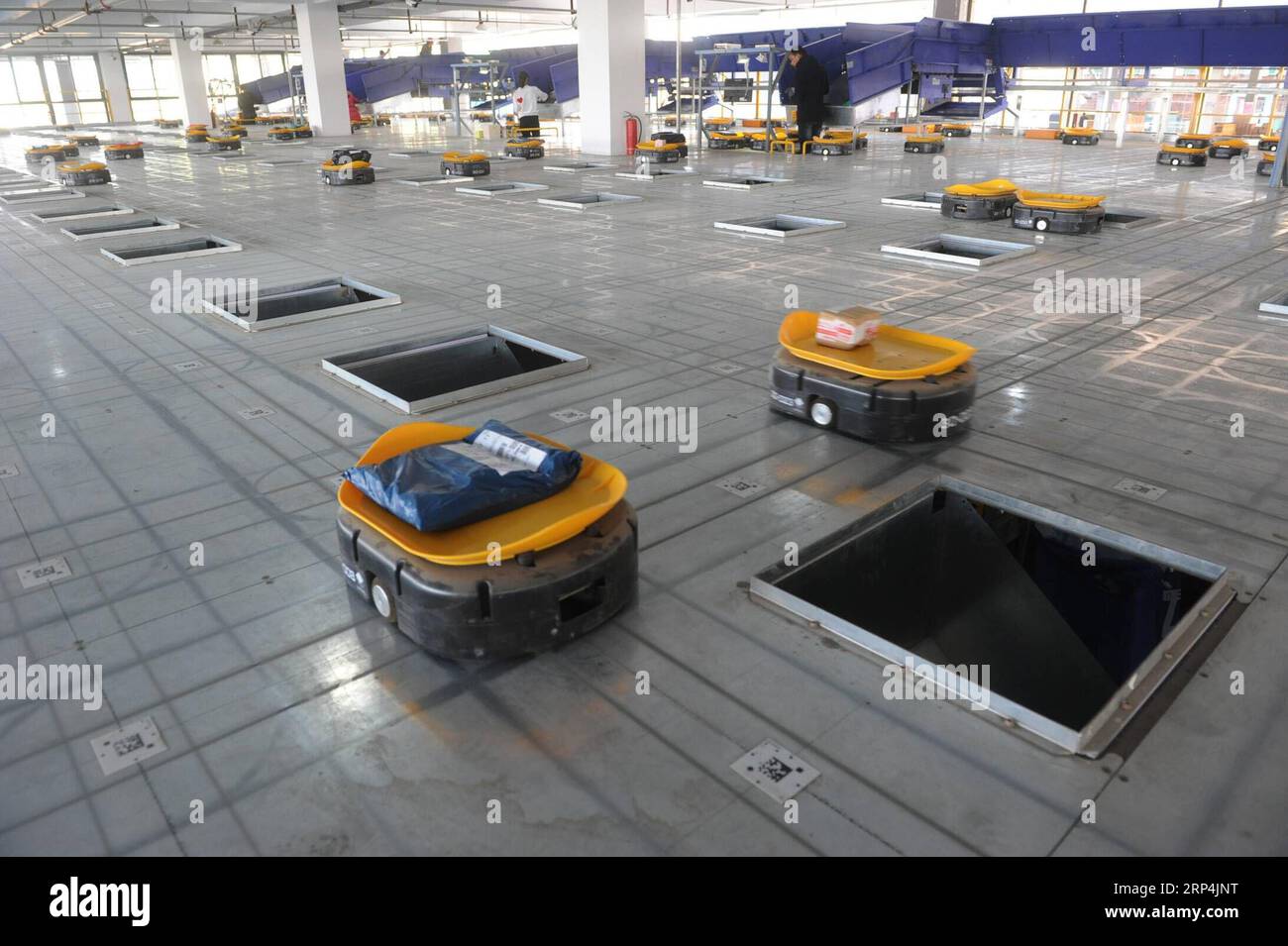 Sorting efficiency hi-res stock photography and images - Alamy