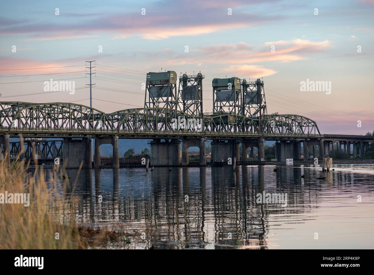 Everett bridge hi-res stock photography and images - Alamy
