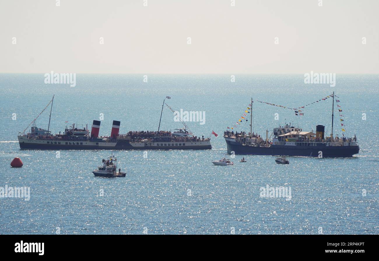 Steam ship SS Shieldhall (right) and paddle steamer PS Waverley in ...