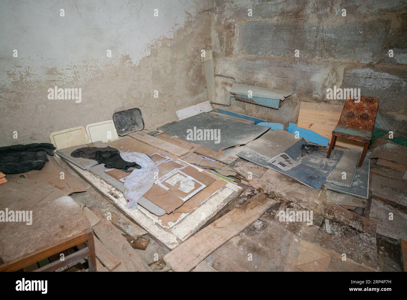 Living conditions in Yahidne school basement where over 360 Ukrainian ...