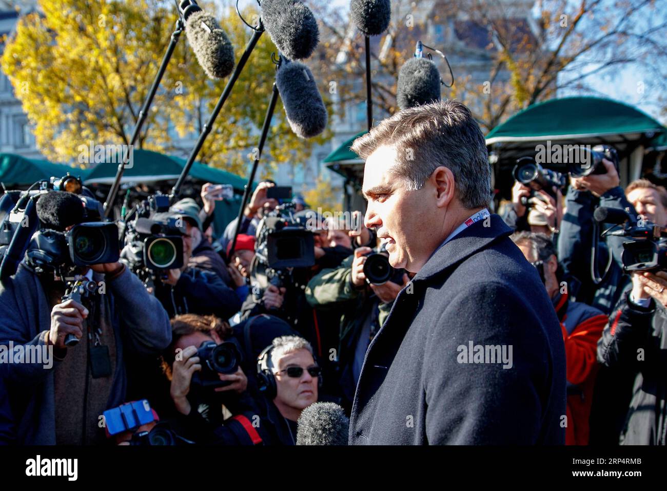 Cnn reporter speaks in front hi-res stock photography and images - Alamy