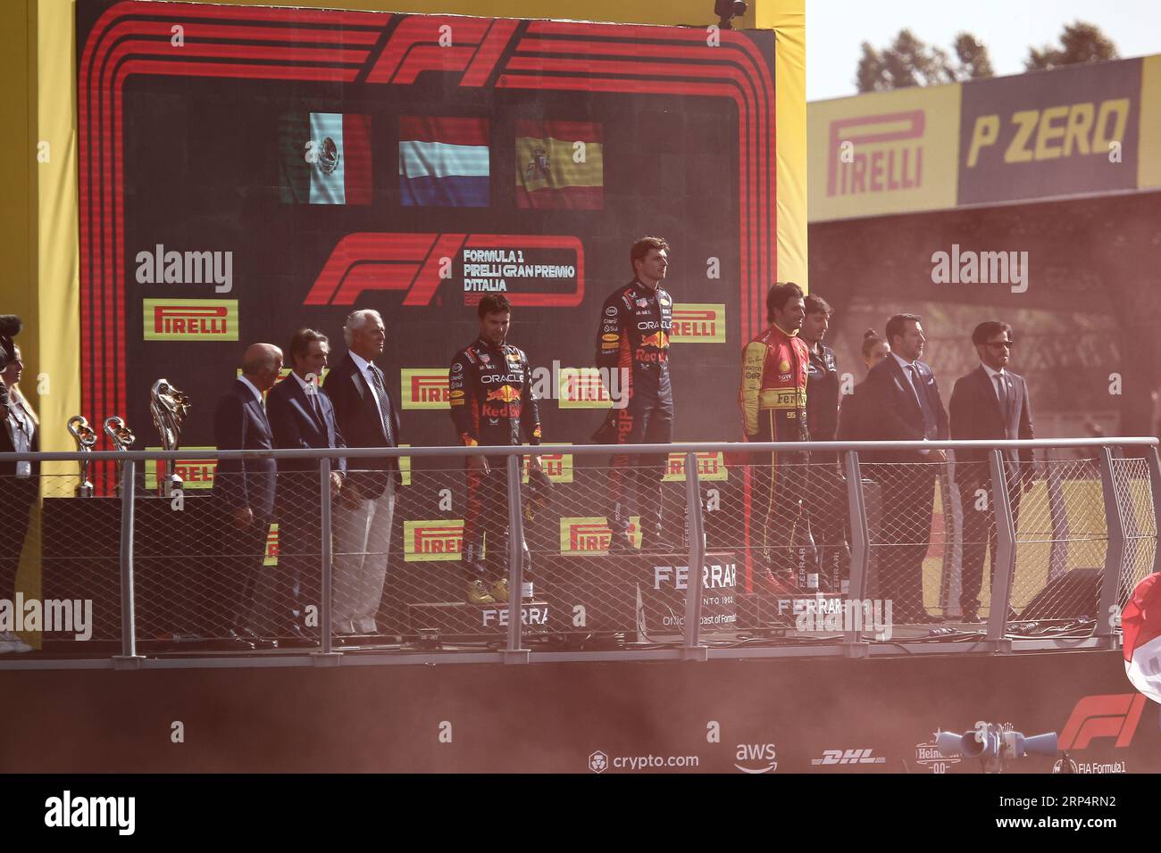 Podium of the race: Max Verstappen (NED) Redbull Racing RB19 Sergio ...