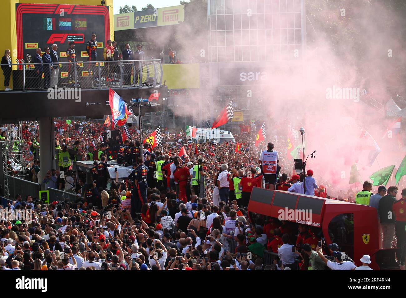 Podium of the race: Max Verstappen (NED) Redbull Racing RB19 Sergio ...