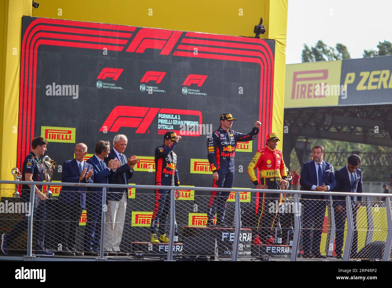 Podium of the race: Max Verstappen (NED) Redbull Racing RB19 Sergio ...