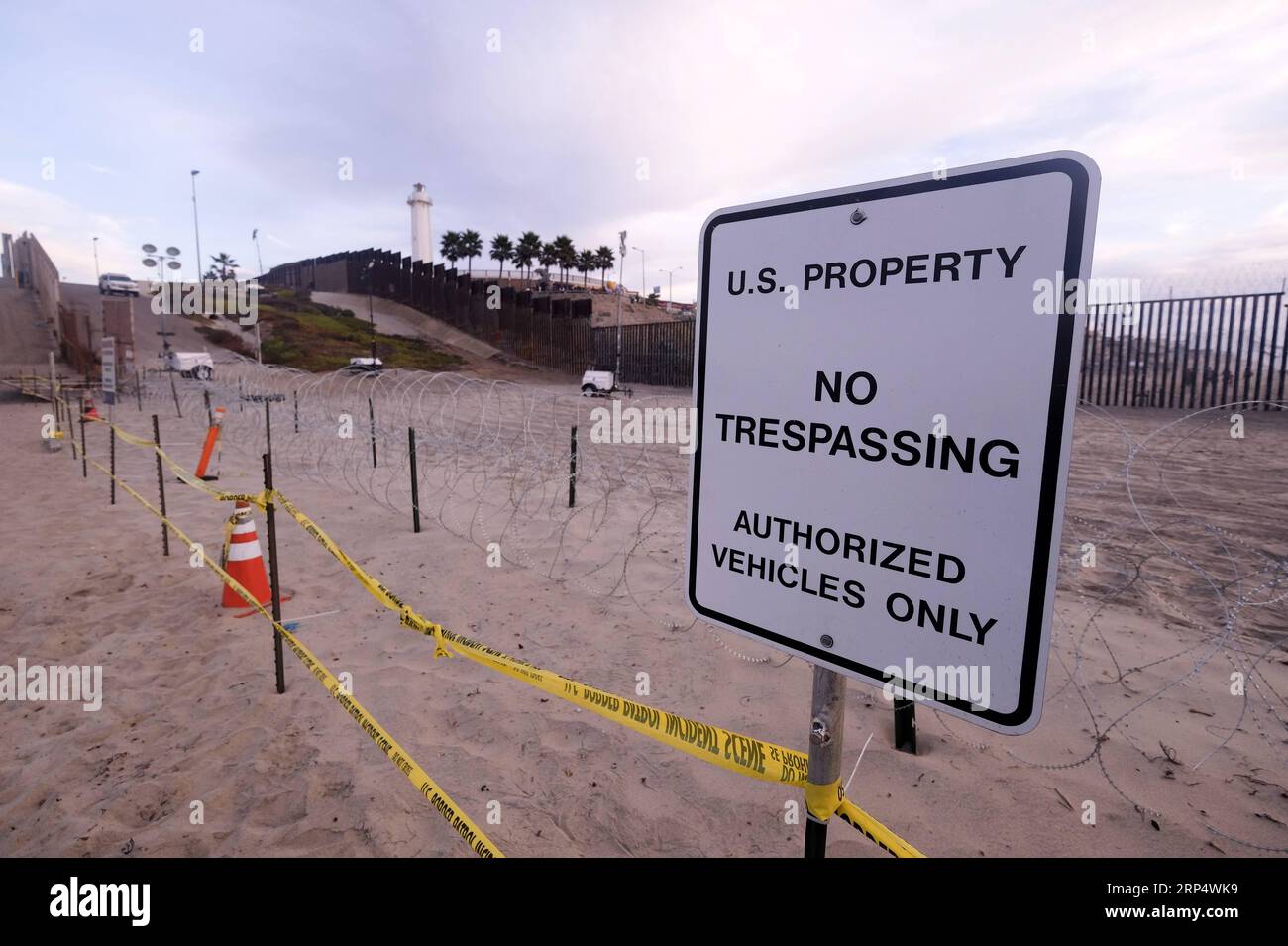 (181119) -- LOS ANGELES, Nov. 19, 2018 -- A sign and yellow tapes set ...