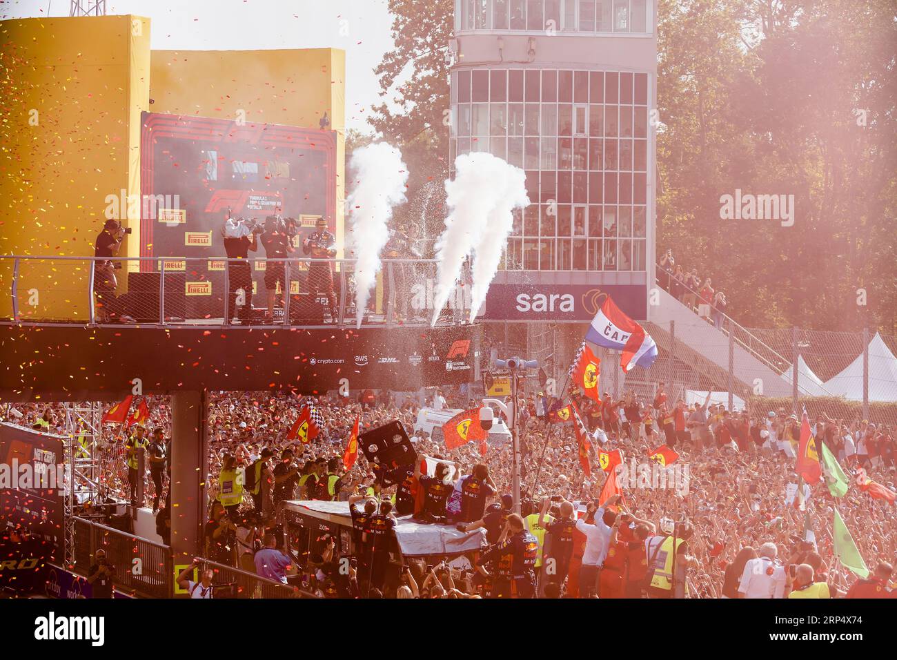 MONZA - Sergio Perez (Red Bull Racing), Max Verstappen (Red Bull Racing ...