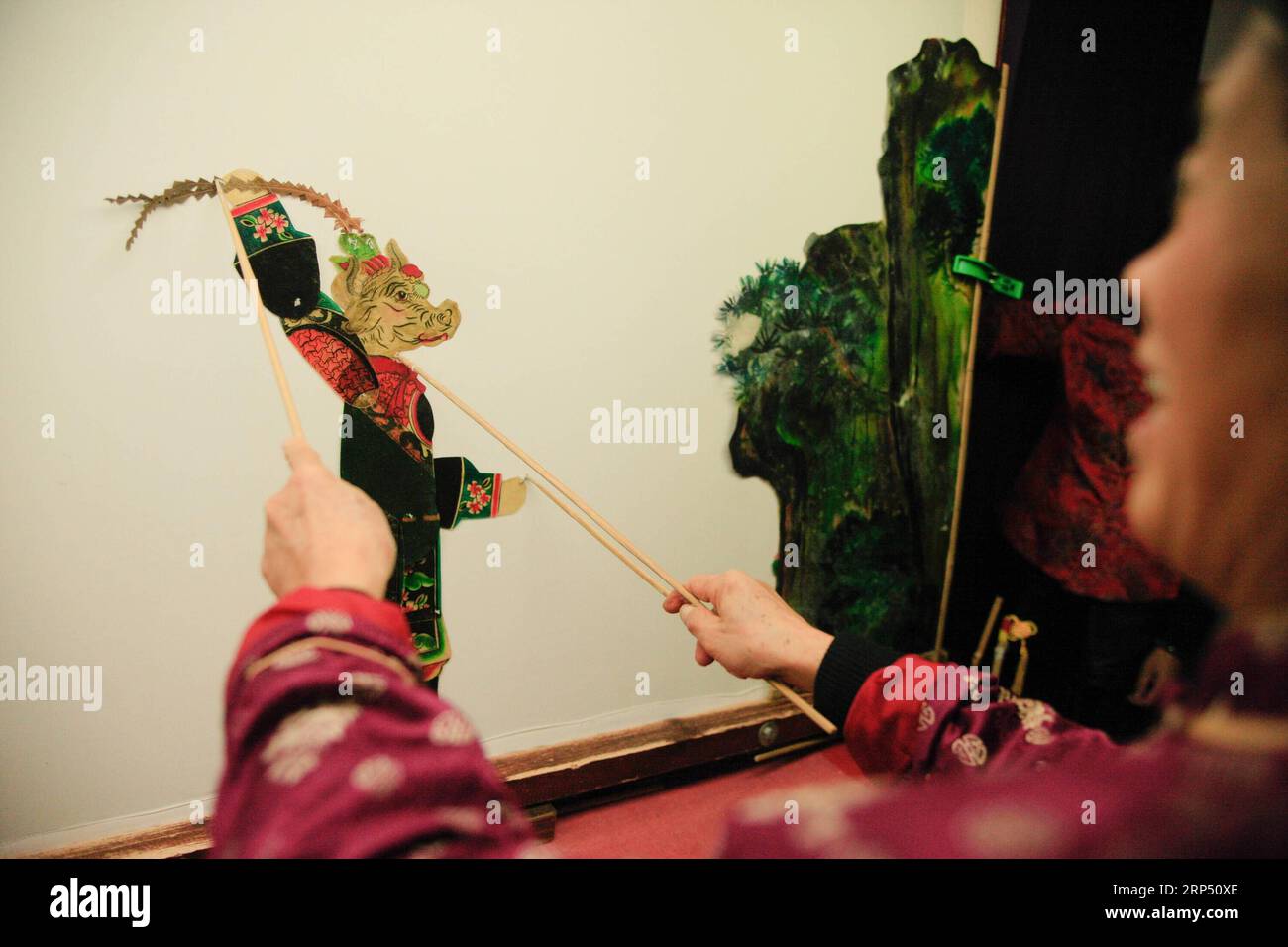 Shadow theatre china hi-res stock photography and images - Alamy