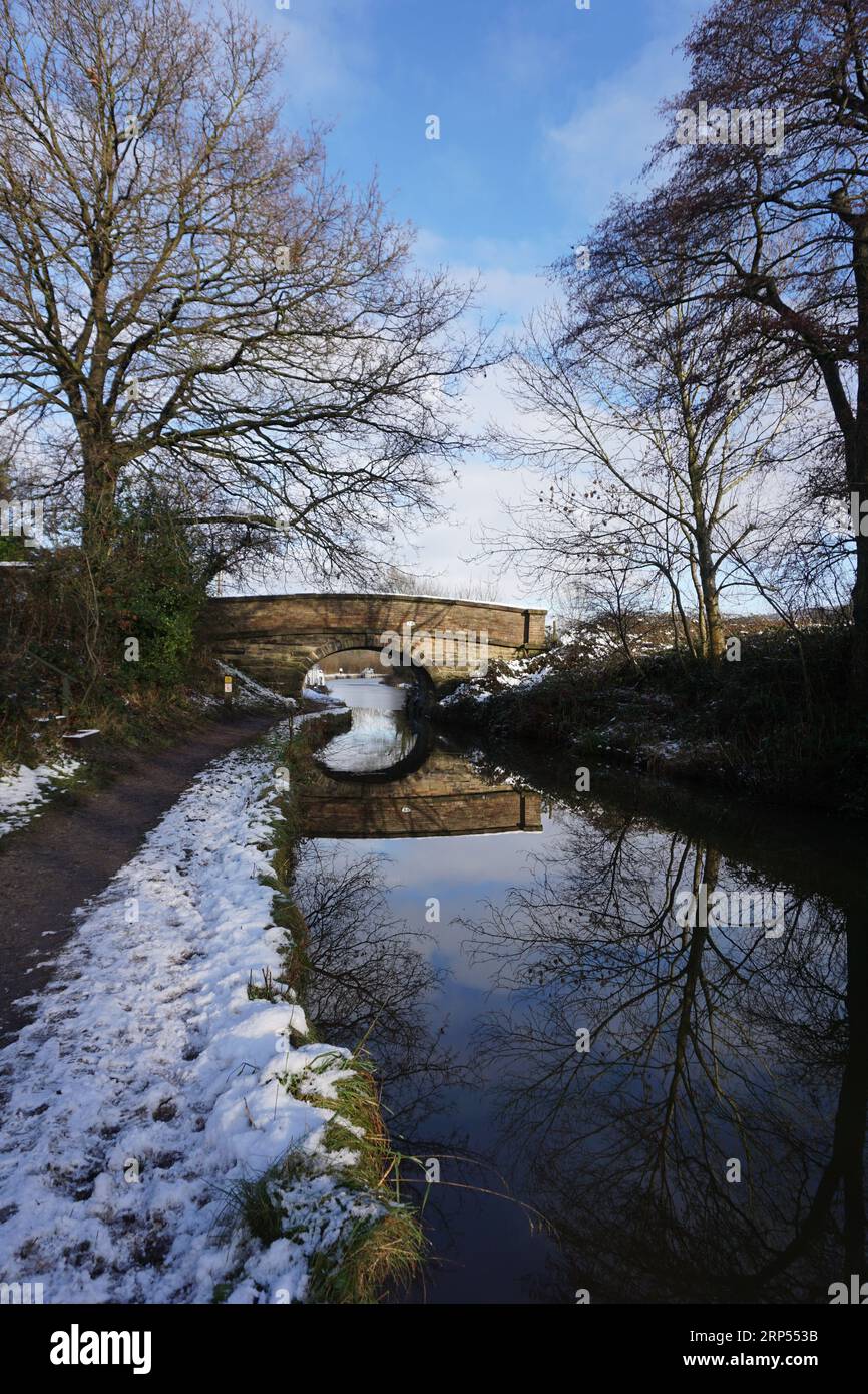 Macclesfield canal macclesfield hi-res stock photography and images - Alamy