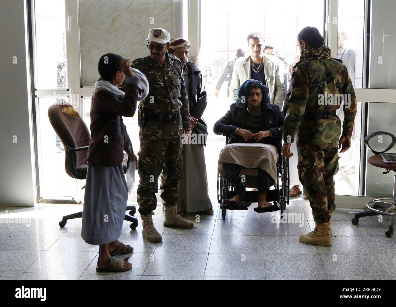 Houthis evacuation hi-res stock photography and images - Alamy