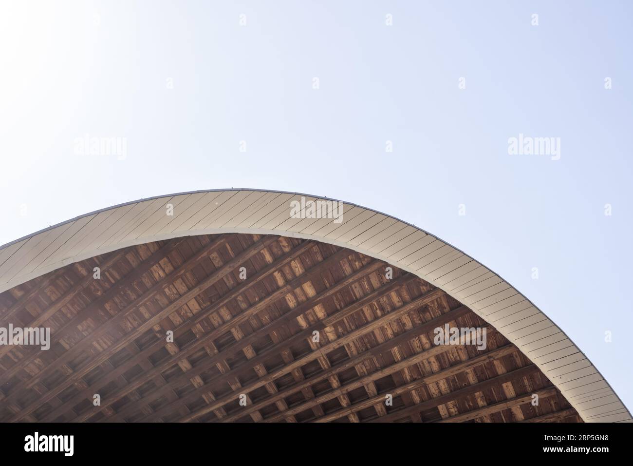Curved wood roof hi-res stock photography and images - Alamy