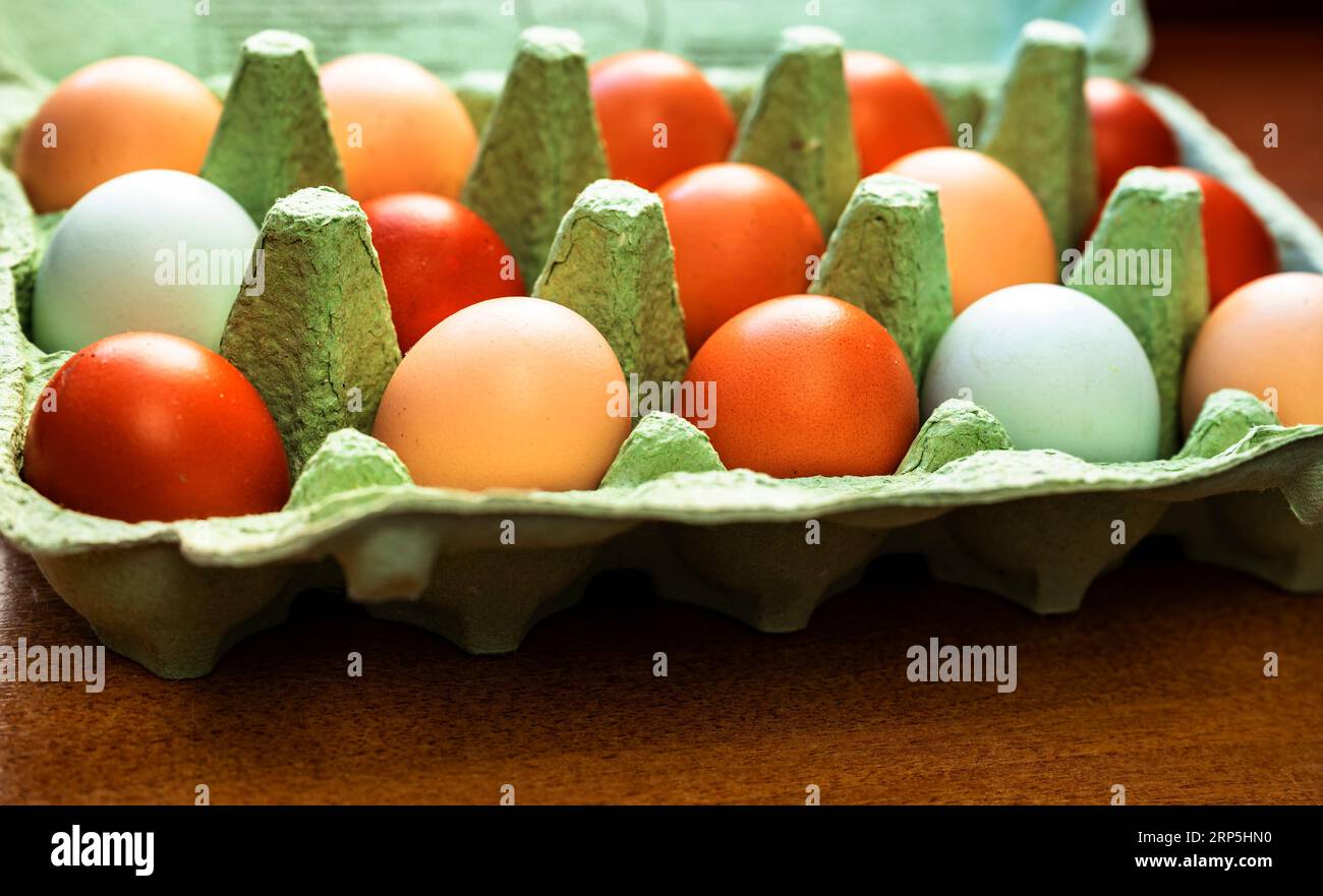 Brown paper food box hi-res stock photography and images - Alamy