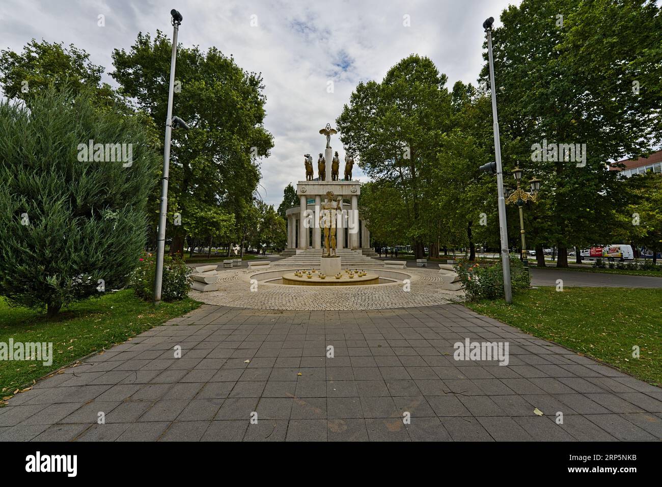 Memorial monument fallen heroes hi-res stock photography and images - Alamy