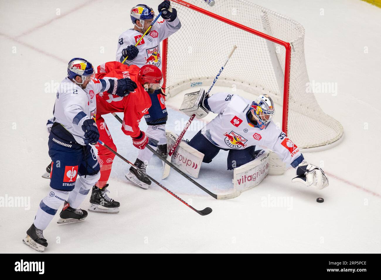 Mckiernan ryan red bull munchen hi-res stock photography and images - Alamy