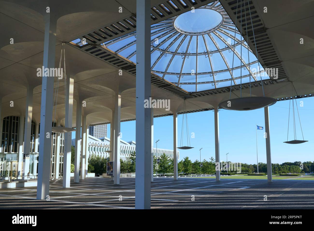 State University of New York at Albany, modern architecture, entrance ...