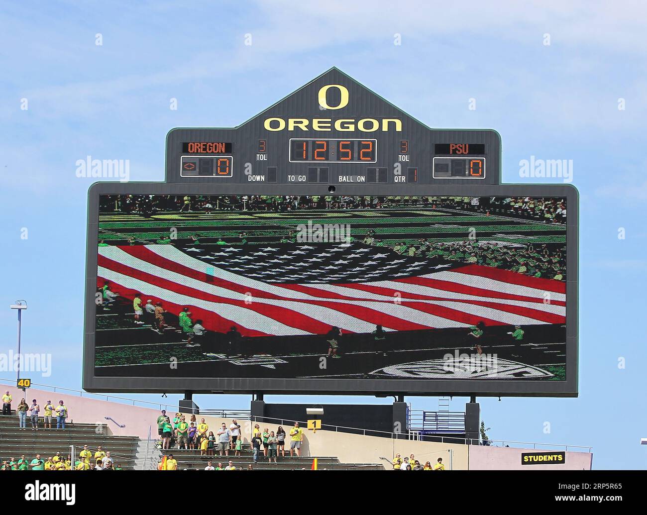 Jumbotron stadium fans hi-res stock photography and images - Alamy