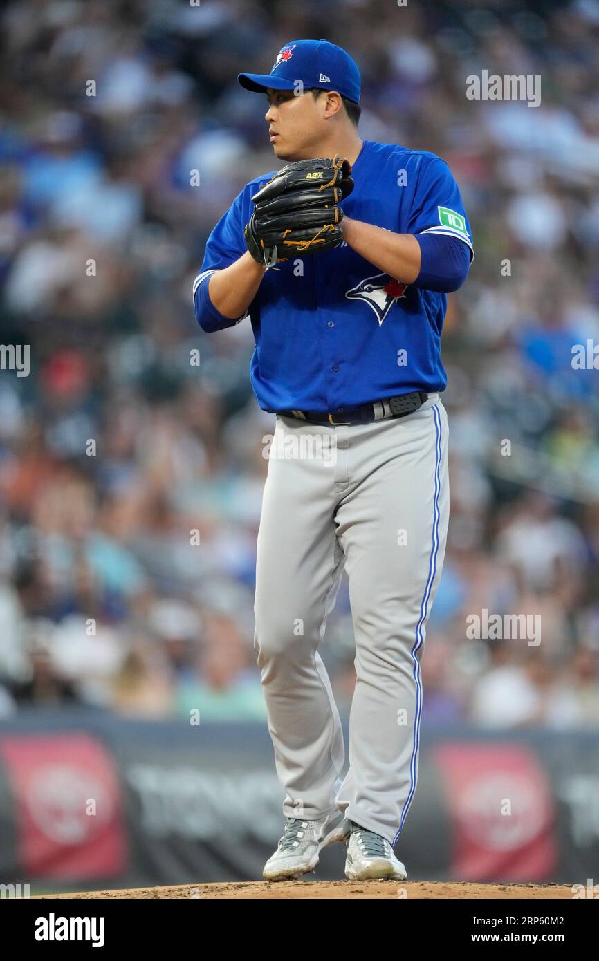 Toronto Blue Jays starting pitcher Hyun Jin Ryu (99) in the third ...