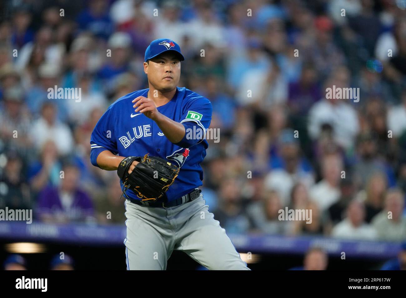 Toronto Blue Jays starting pitcher Hyun Jin Ryu (99) in the third ...