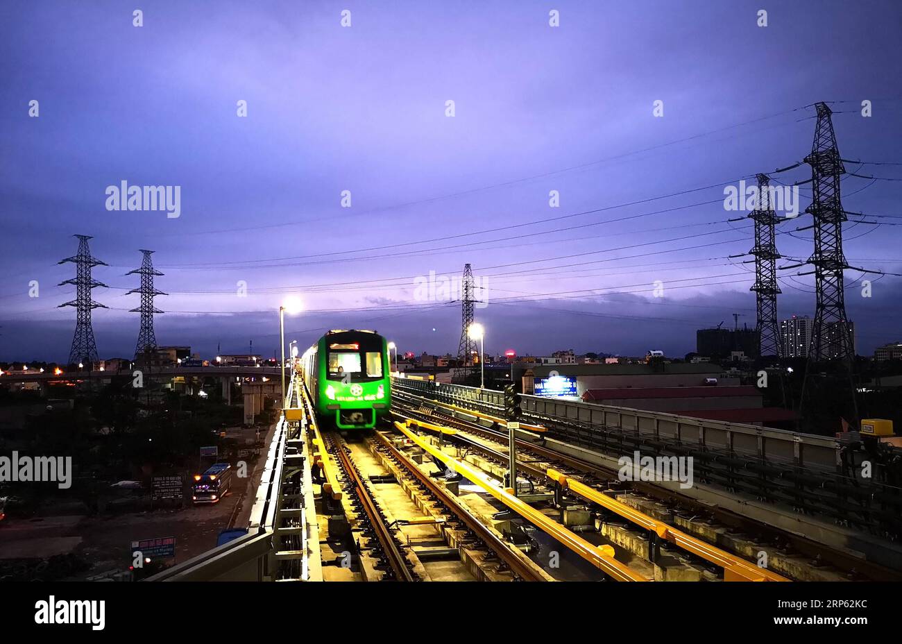 First elevated railway hi-res stock photography and images - Alamy