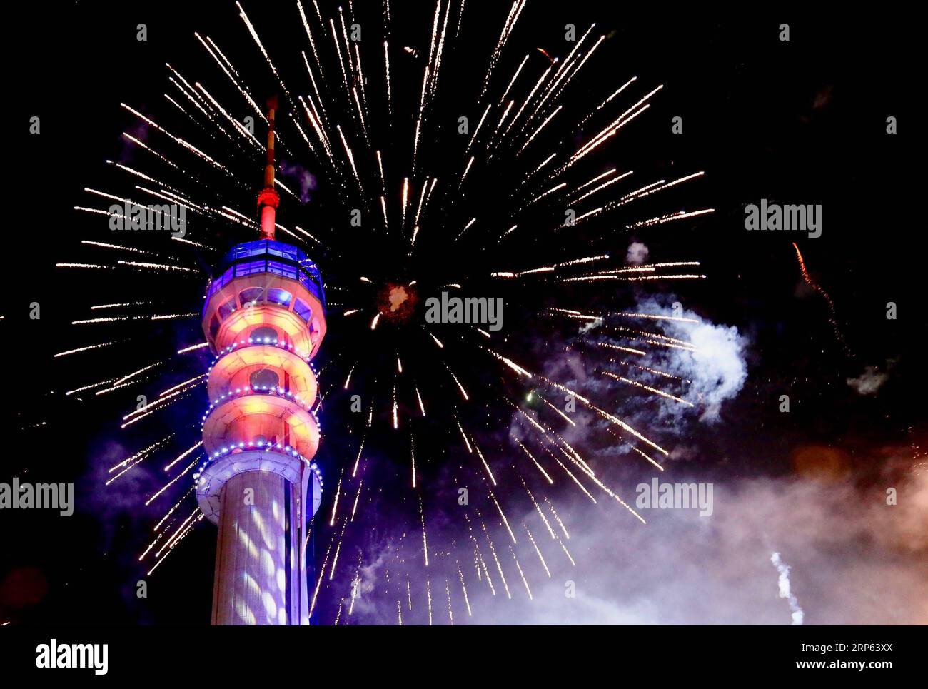 Irak, Neujahr in Bagdad (190101) -- BAGHDAD, Jan. 1, 2019 -- Fireworks ...