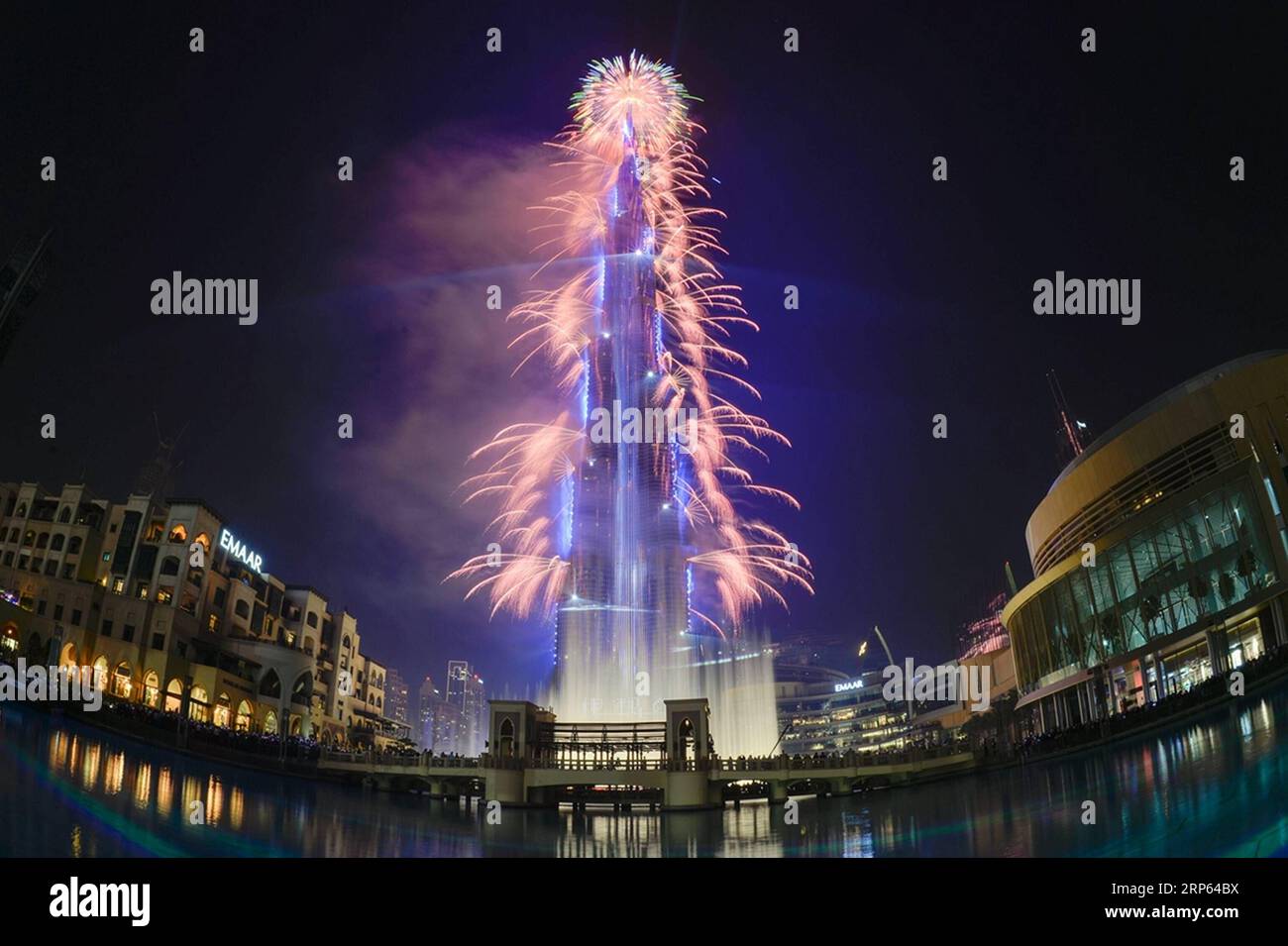 Burj khalifa photos hi-res stock photography and images - Alamy