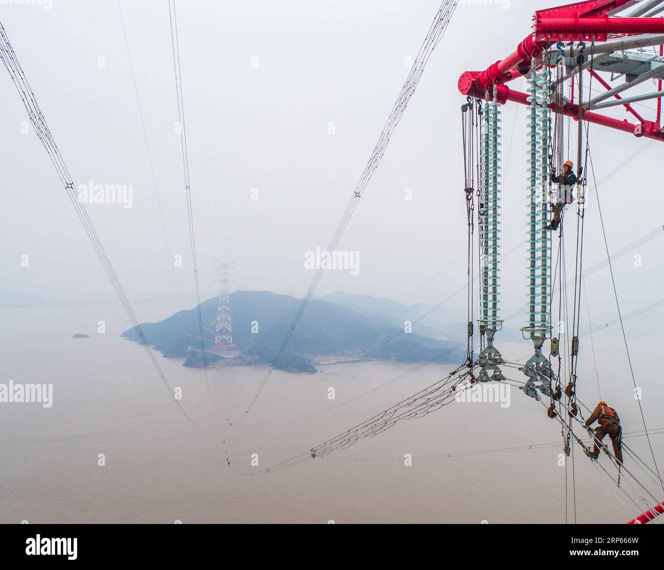 380 meter tal hi-res stock photography and images - Alamy