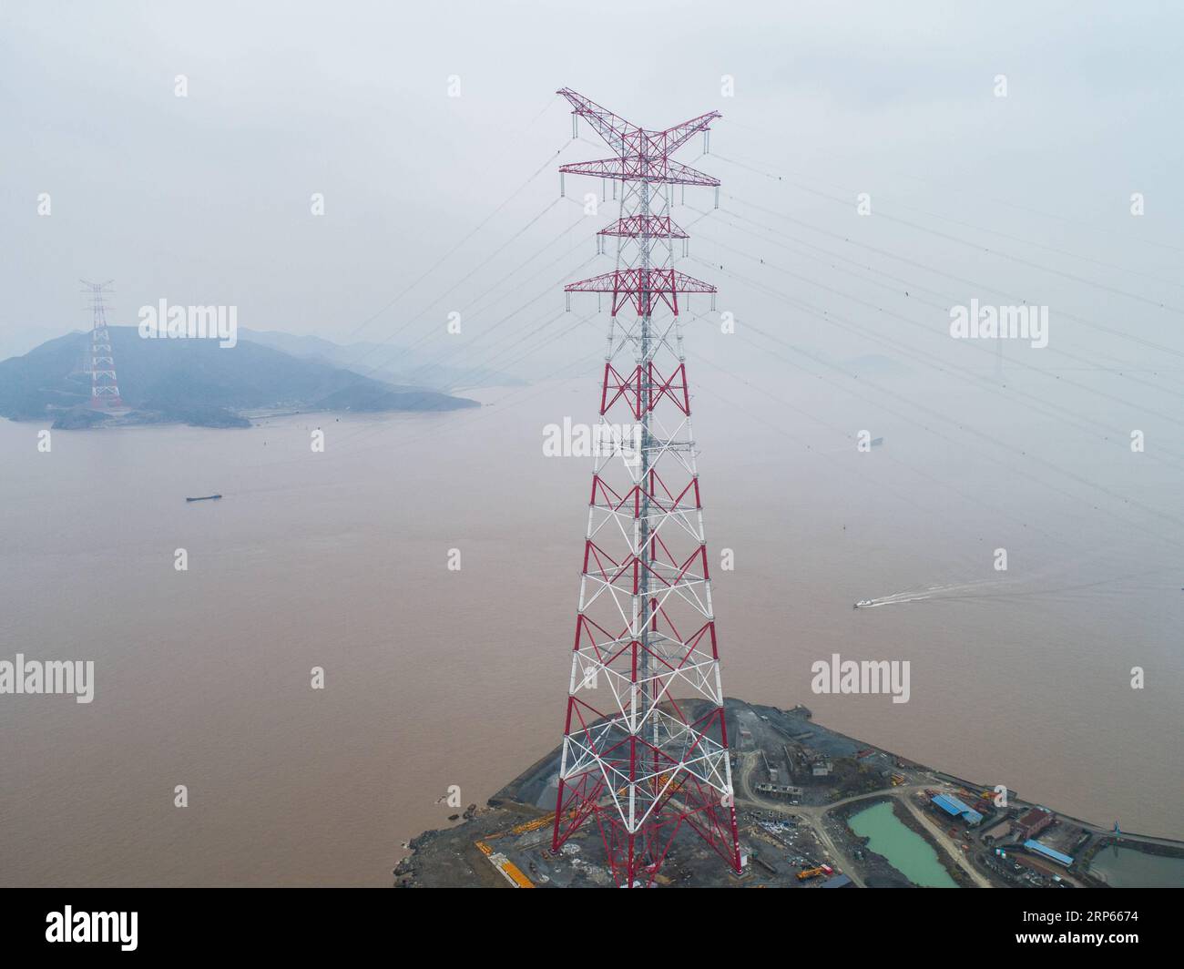 380 meter tal hi-res stock photography and images - Alamy