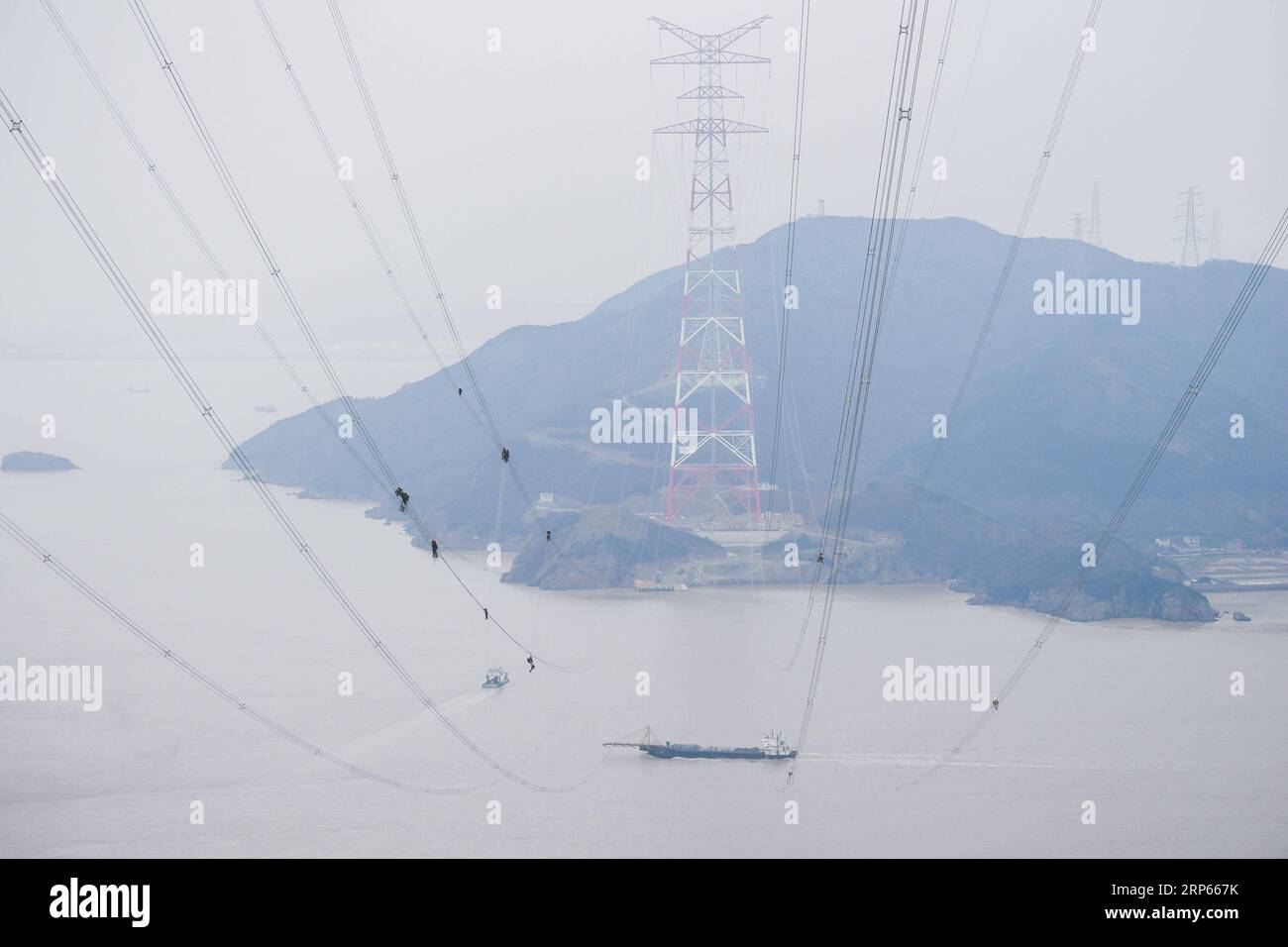 380 meter tal hi-res stock photography and images - Alamy