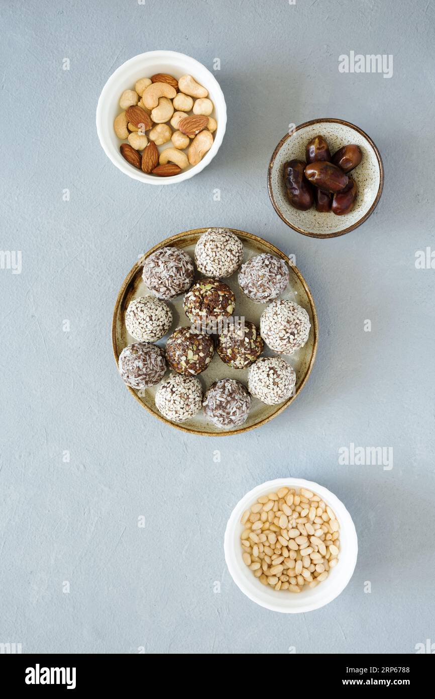No bake sweets energy balls with hazelnuts, cashews, peanut butter and ...
