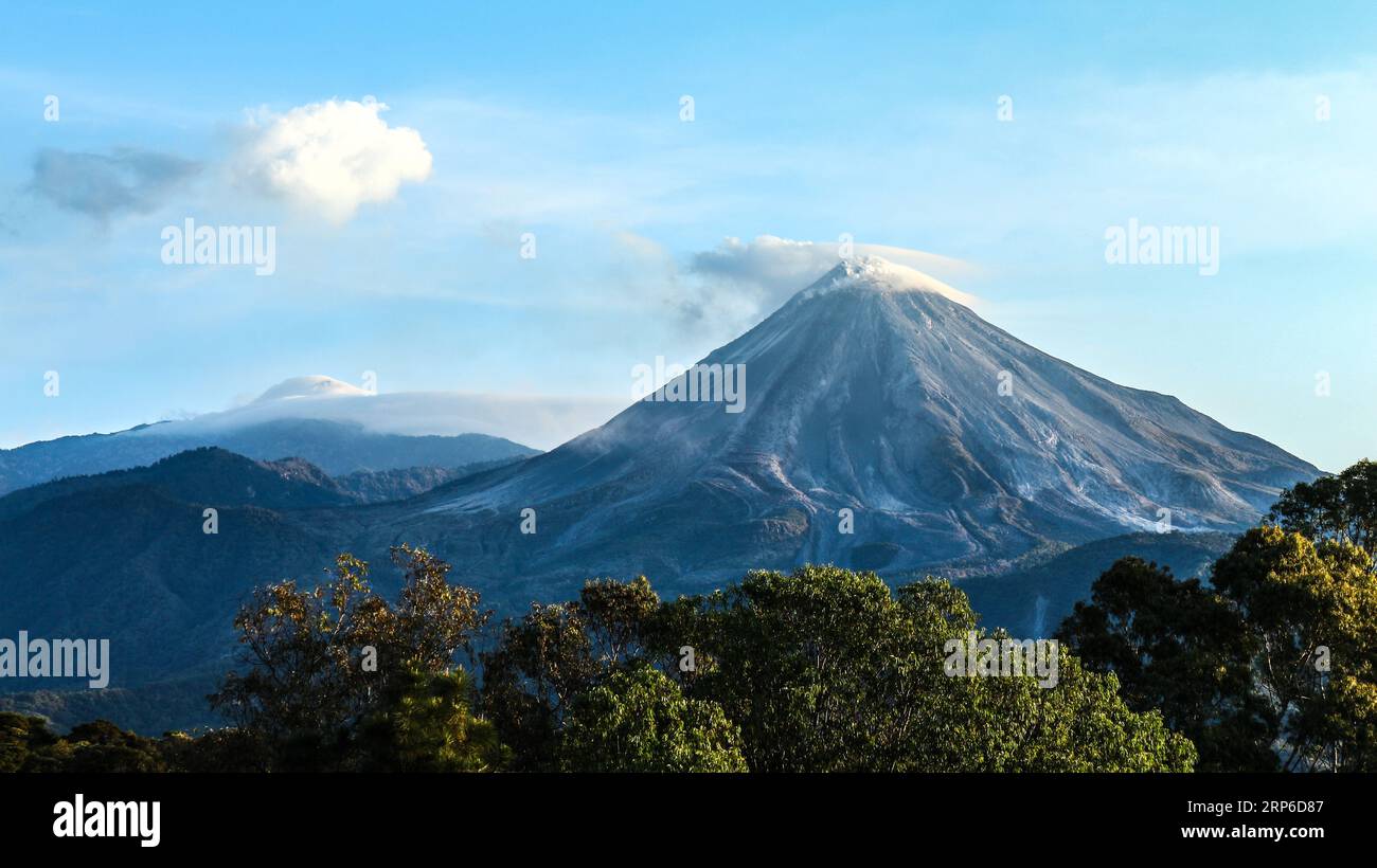 Volcanoexploration hi-res stock photography and images - Alamy