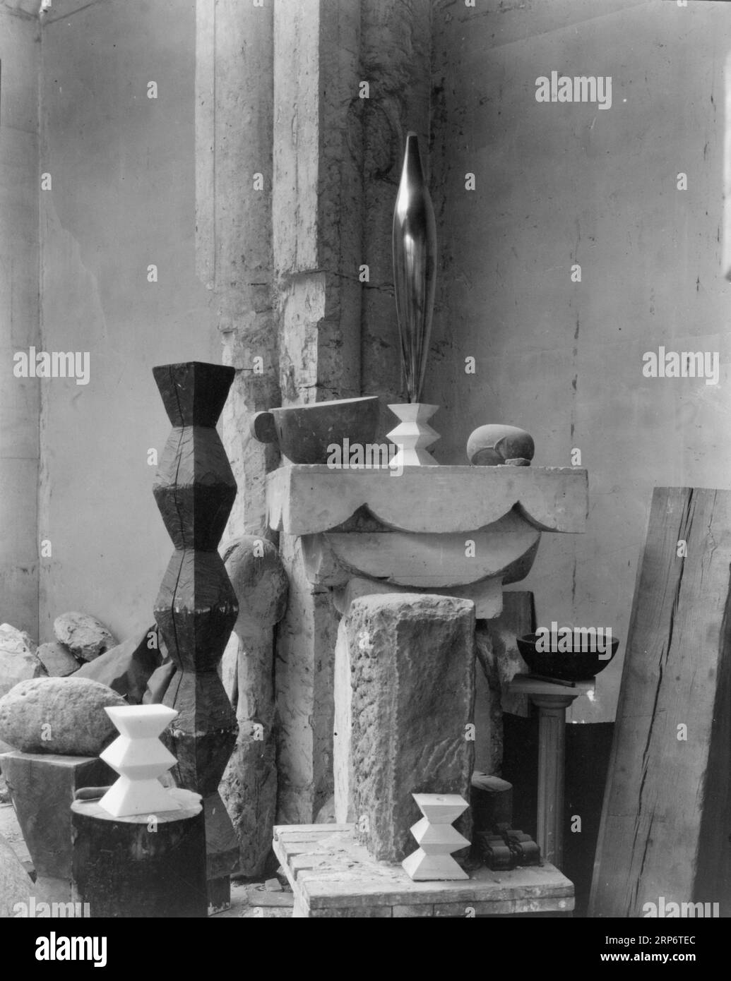 Constantin brancusi bird in space hi-res stock photography and images ...