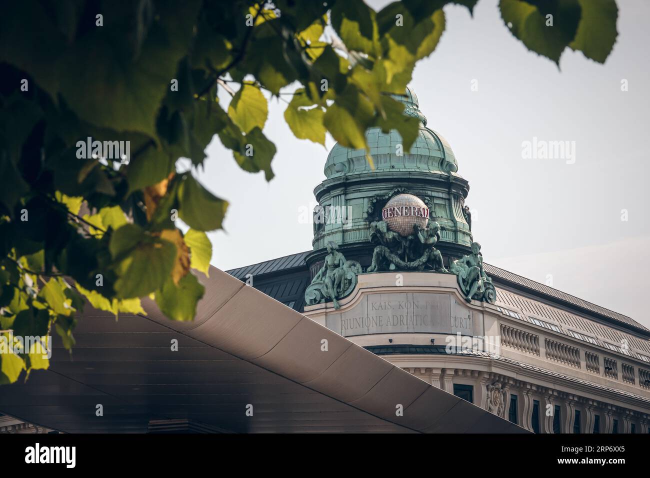Photo generali seguros building in vienna hi-res stock photography and ...